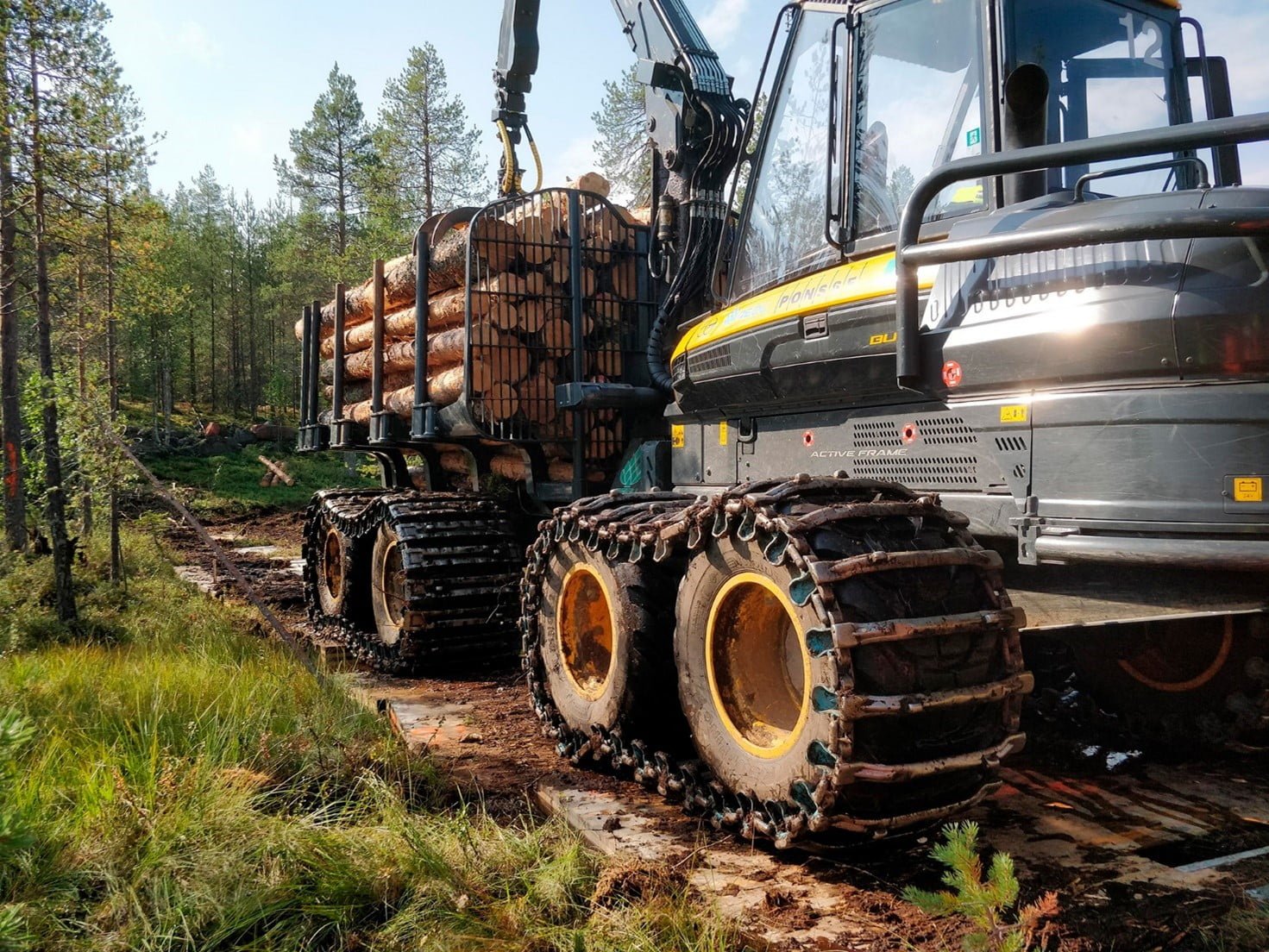 CLT-levyt maanpinnan kantavuuden vahvistajana - Puuinfo