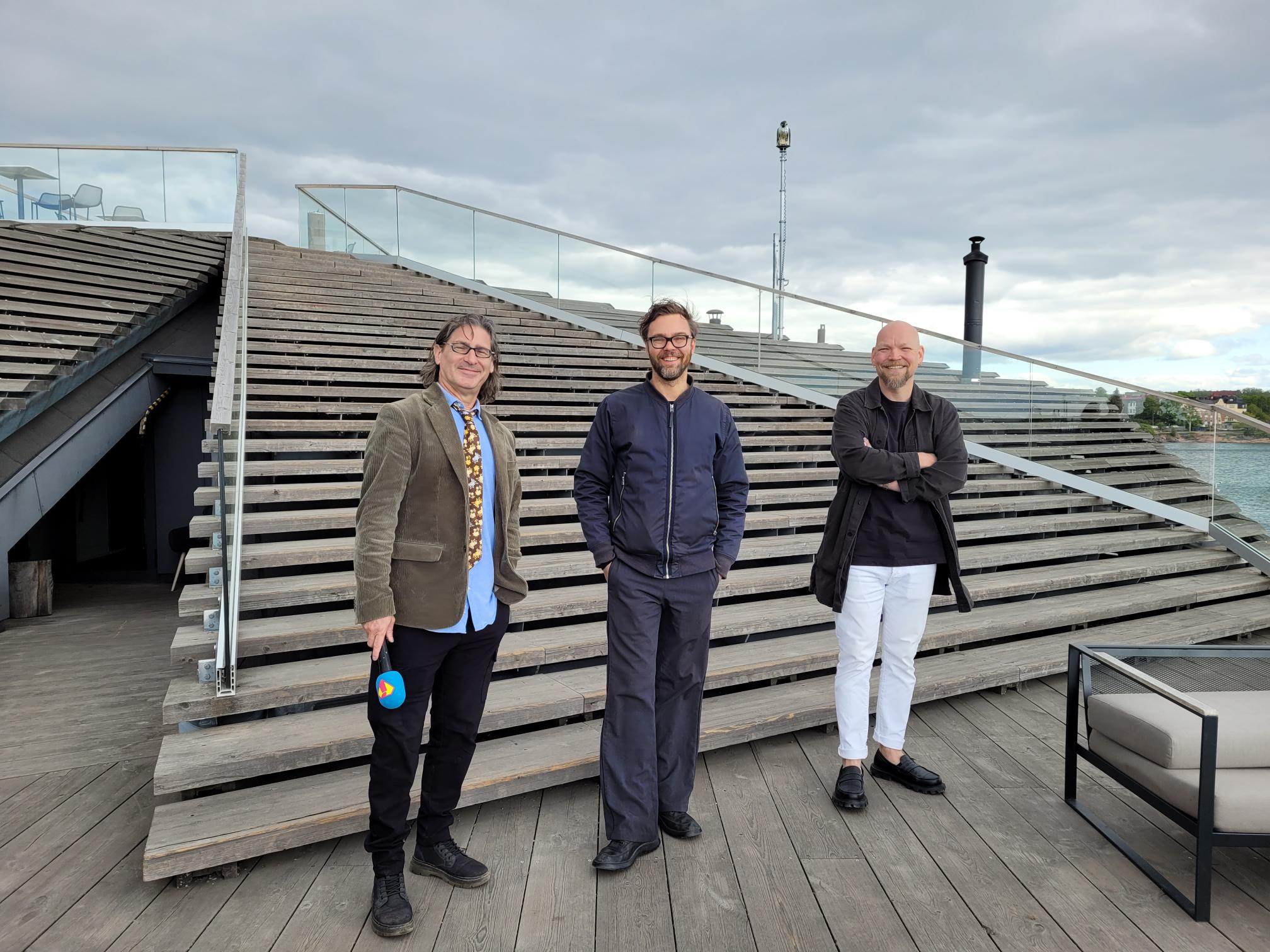 Puuinfo järjesti kanadalaiselle tv-ryhmälle kierroksen Helsingissä ...